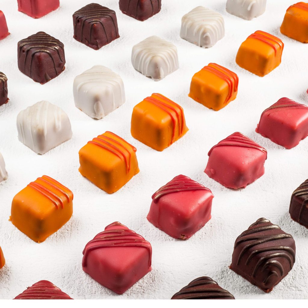 Minjoni, sitni kolaci, porucite jednim klikom kolace za slave i proslave